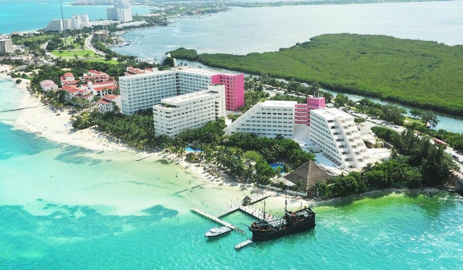 Oasis Palm Resort Cancun