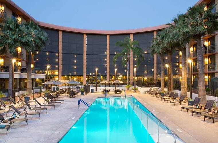 Hotel Embassy Suites By Hilton Phoenix Biltmore