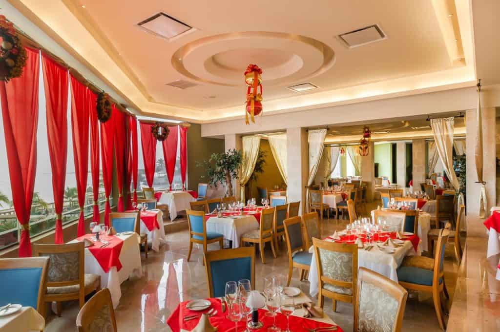 Royal Solaris Cancun Dining