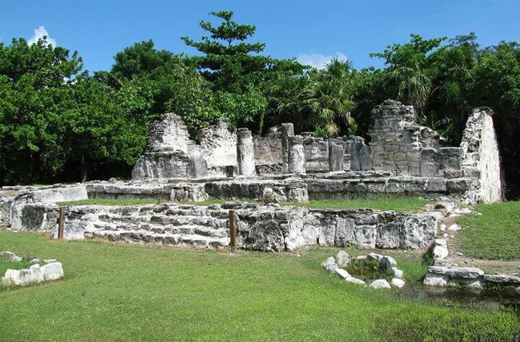 Walking Tour & El Rey Ruins Cancun