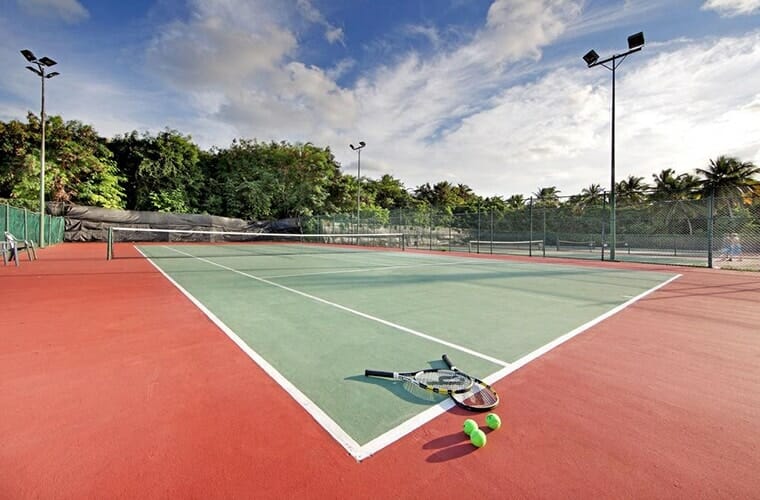 Cancha de tenis en el Grand Palladium Bávaro Suites Resort & Spa
