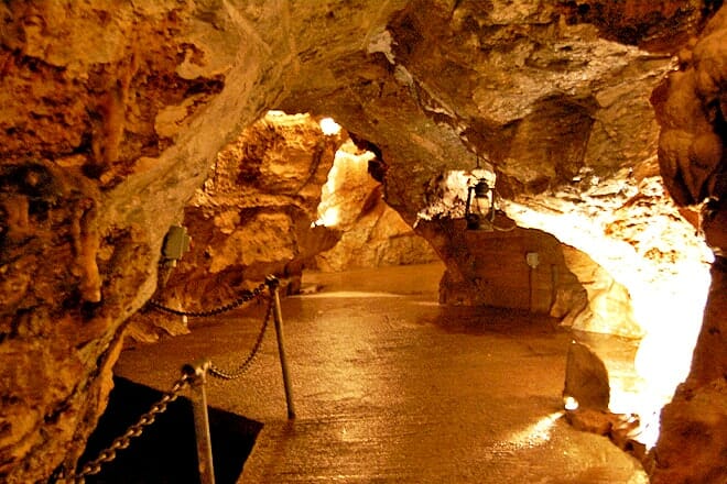 Linville Caverns
