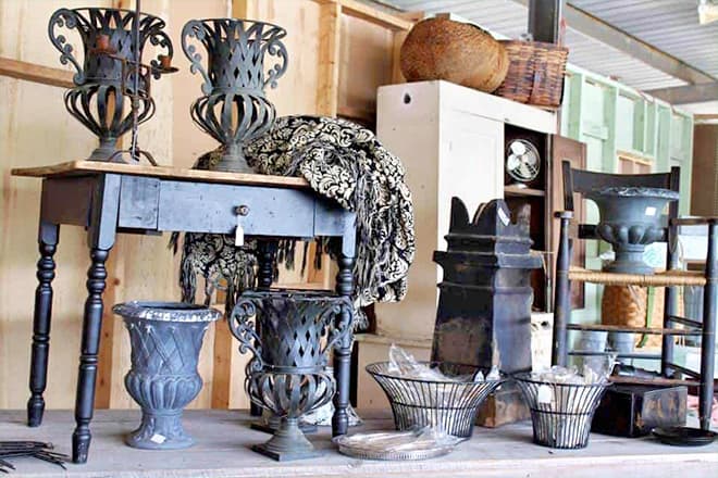 Renninger’s Antique Center