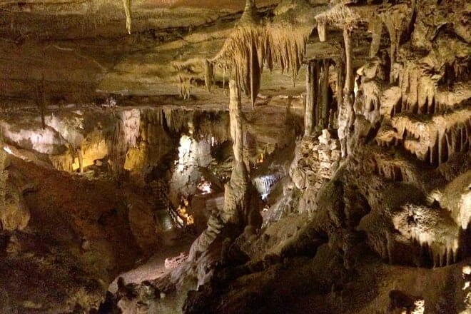 Raccoon Mountain Caverns