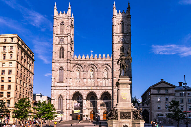 Basilique Notre-Dame De Montreal — Notre Dame Street