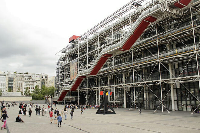Pompidou Centre — Place Georges-Pompidou