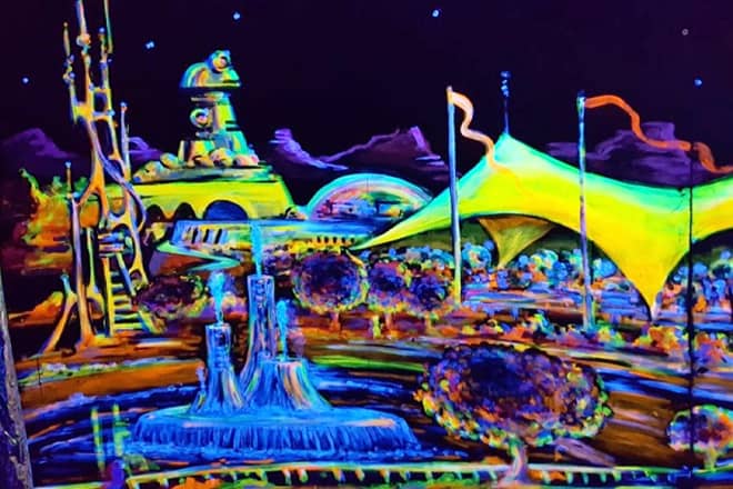 Roswell UFO Spacewalk — Roswell