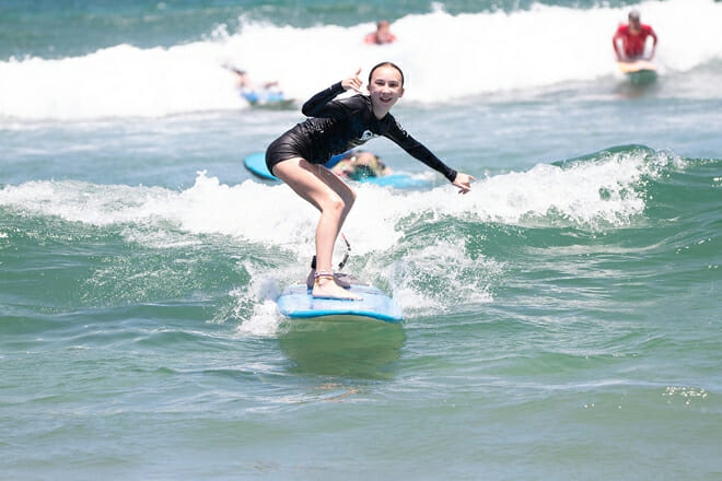 surf lesson in tamarindo