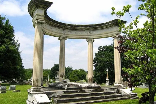 Elmwood Cemetery