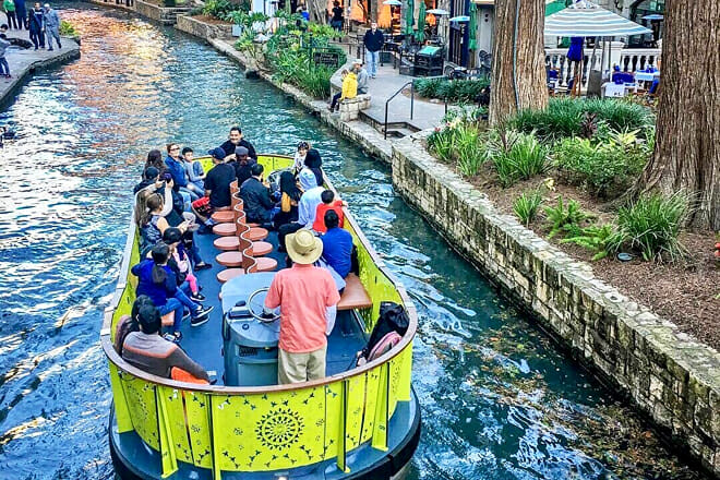 Tour with Alamo, Tower & River Cruise