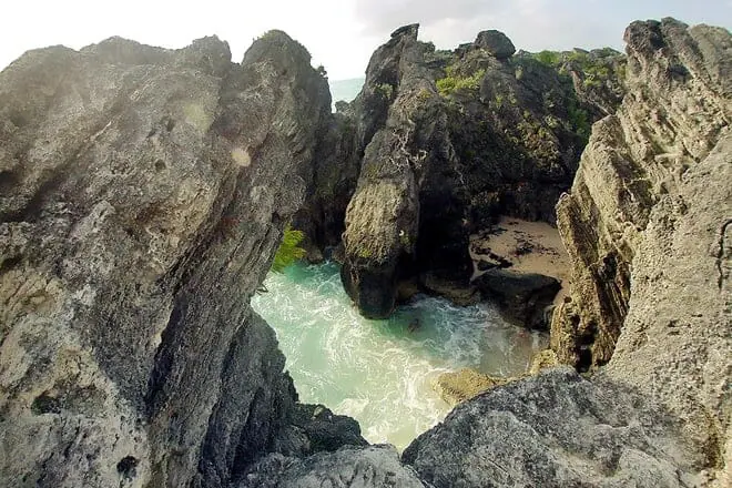 Stonehole Bay Beach