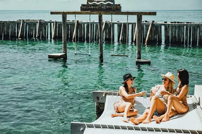 Thatch Caye Resort