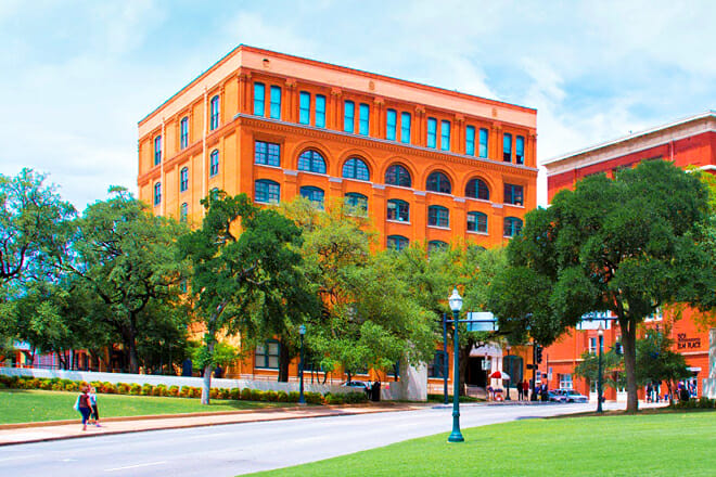 The Sixth Floor Museum At Dealey Plaza — Dallas