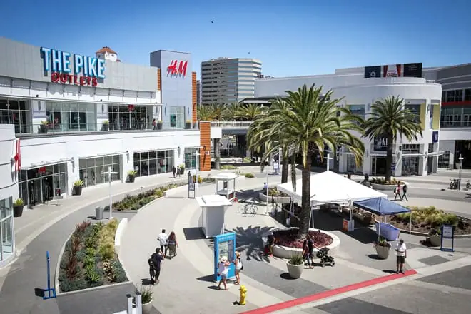 the pike outlets