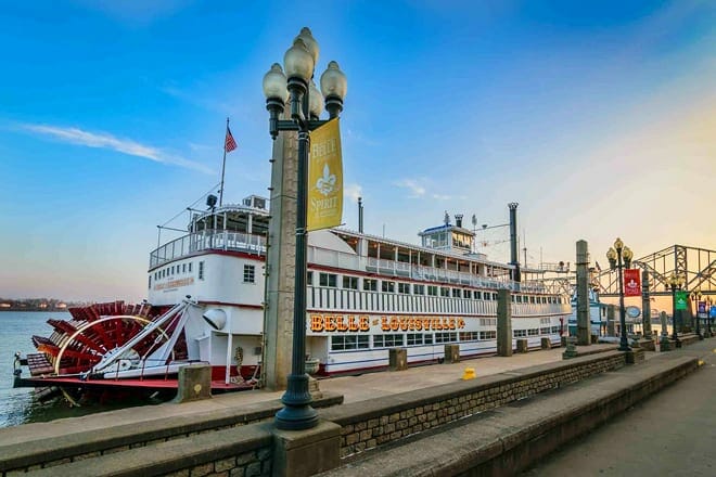 belle of louisville riverboats