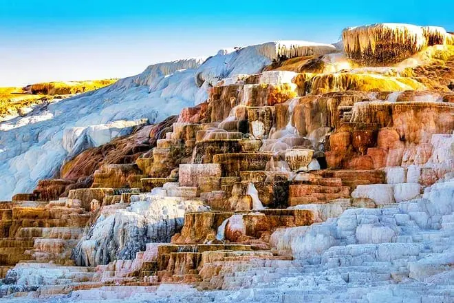 mammoth hot springs