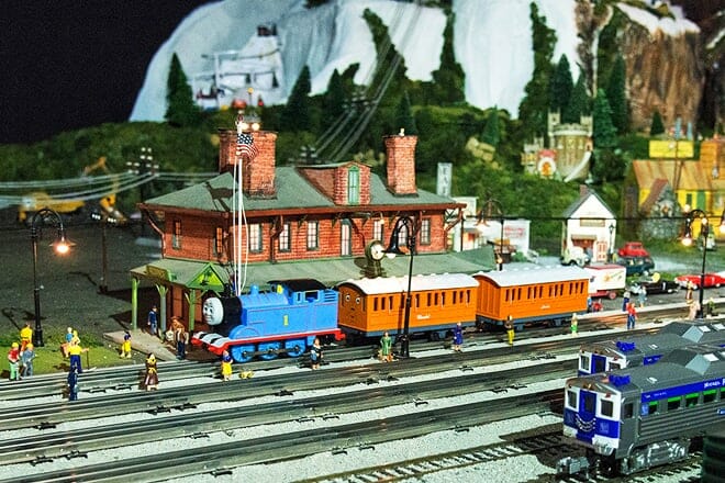 merchants square model train exhibit