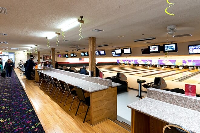 rim bowling & entertainment center