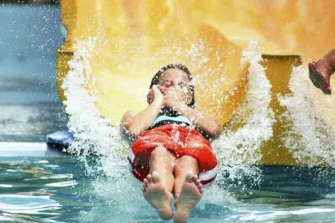 fallsview indoor waterpark