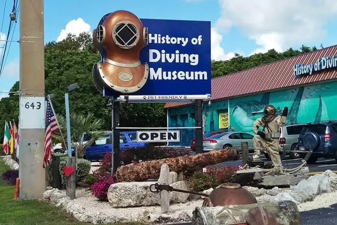 history of diving museum