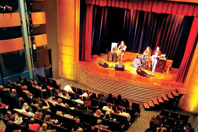 palace arts center