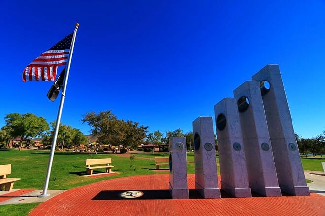 monumento a los veteranos del himno