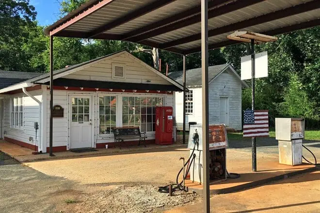billy carter gas station museum