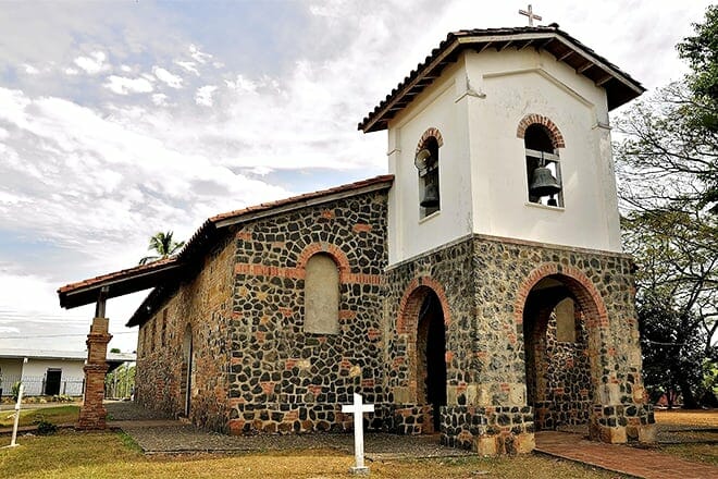 san francisco colonial church mountain — panamá