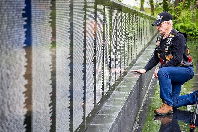veterans plaza and vietnam wall replica