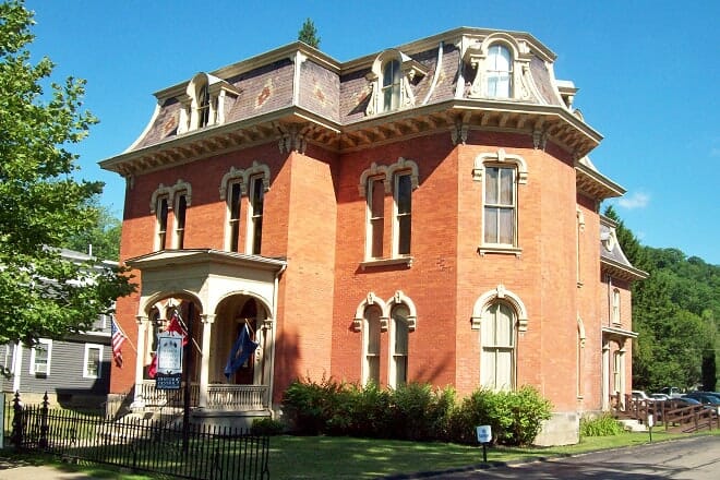 Warren County Historical Society - Warren Historic District