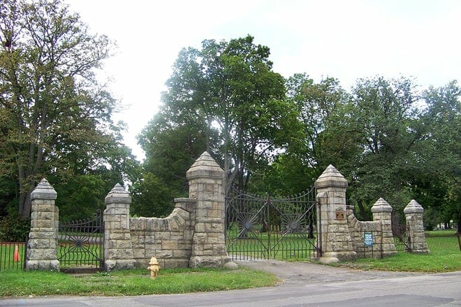 woodlawn cemetery of elmira