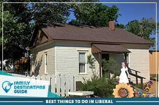 best things to do in liberal