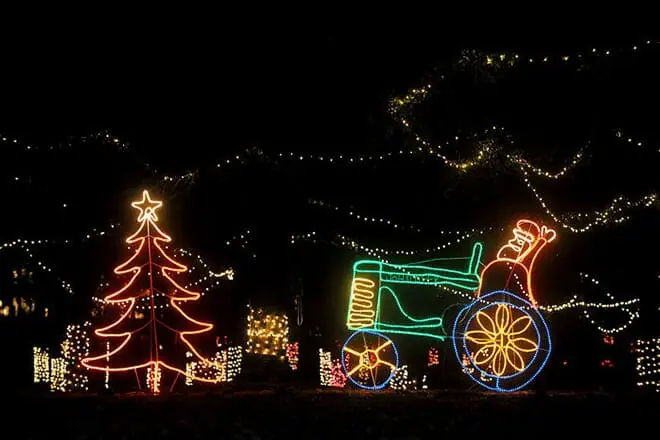 christmas reflections light show