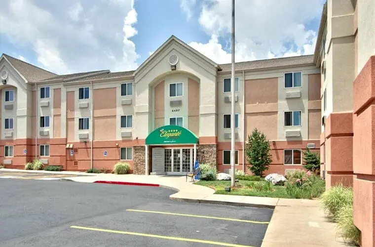 MCM Eleganté Suites