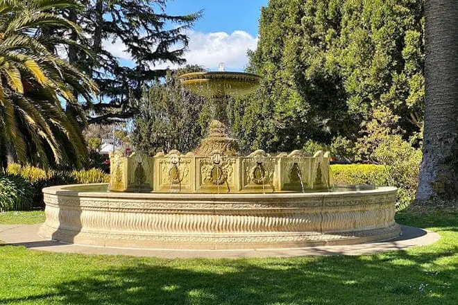 plaza viña del mar fountain and park