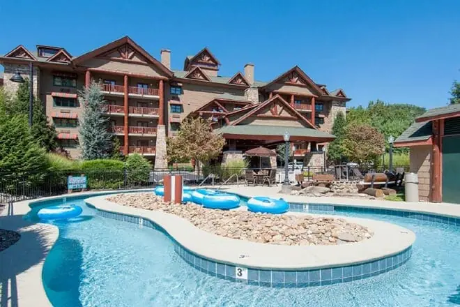 bearskin lodge on the river