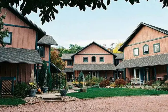 blue skies inn
