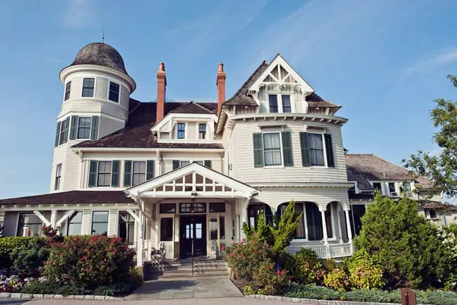 castle hill inn