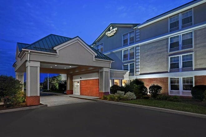 Country Inn & Suites by Radisson, Rochester - University Area, NY