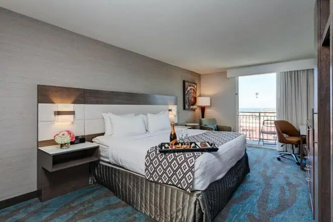 Crowne Plaza Ventura Beach, an IHG Hotel