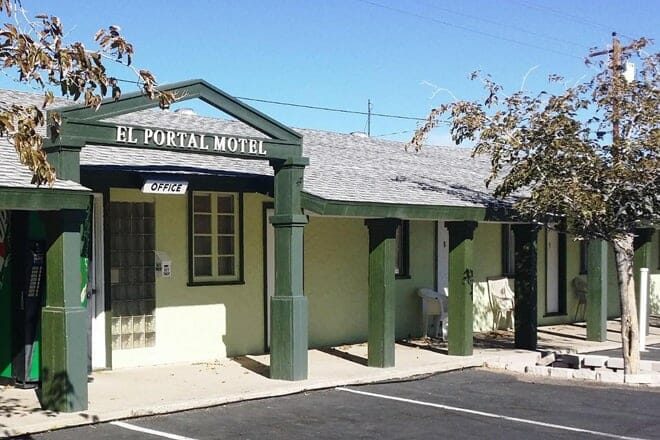 el portal motel