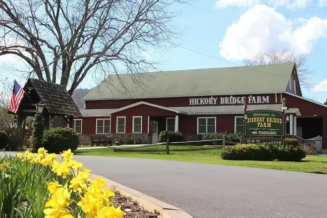 hickory bridge farm bed and breakfast