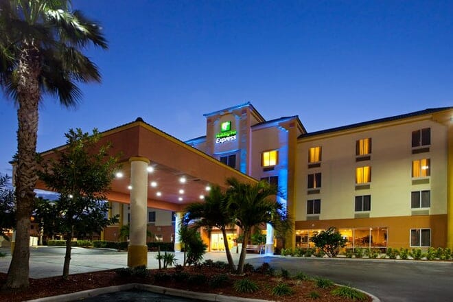 Holiday Inn Express & Suites Cocoa Beach, an IHG hotel