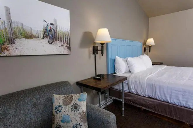 Julie’s Park Café & Motel