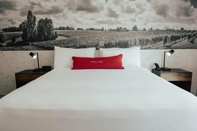 vinland hotel and lounge