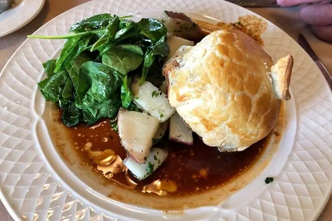 goldmoor dining