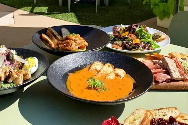 nicolas eatery