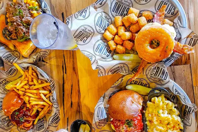 the grind mac and cheese burger bar
