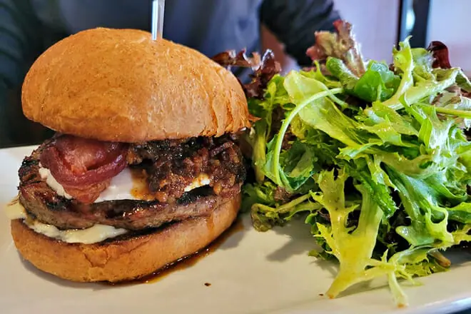 Burger Bach