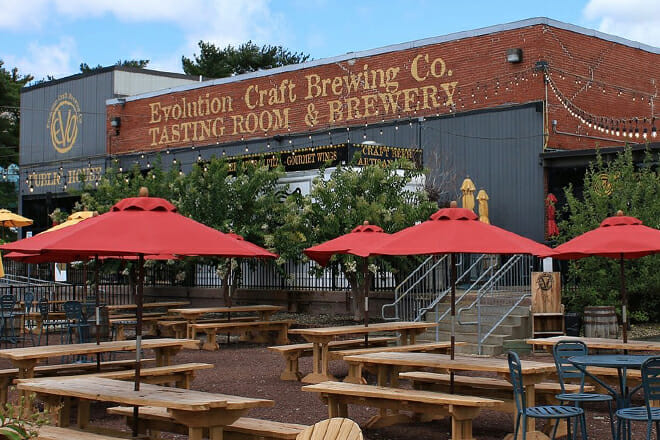 evolution craft brewing and public house
